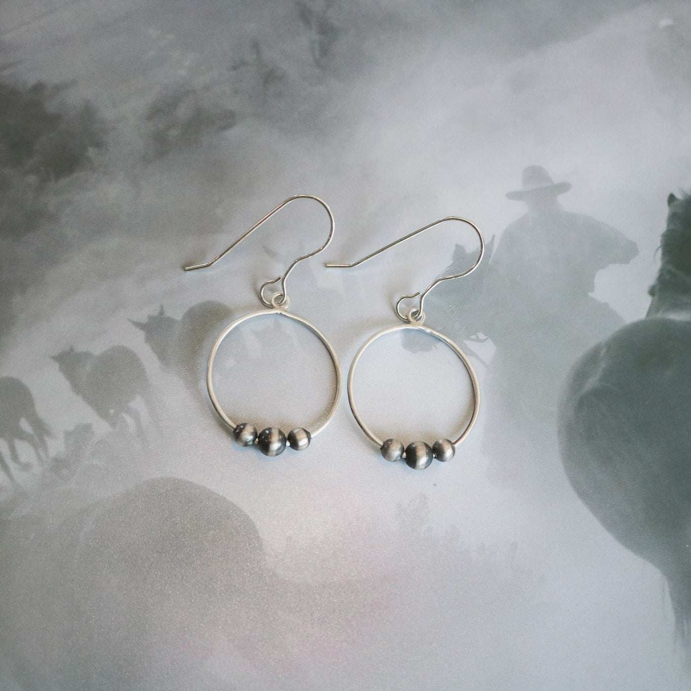 Navajo Pearl Hoops – Prairie Sky Jewelry Co